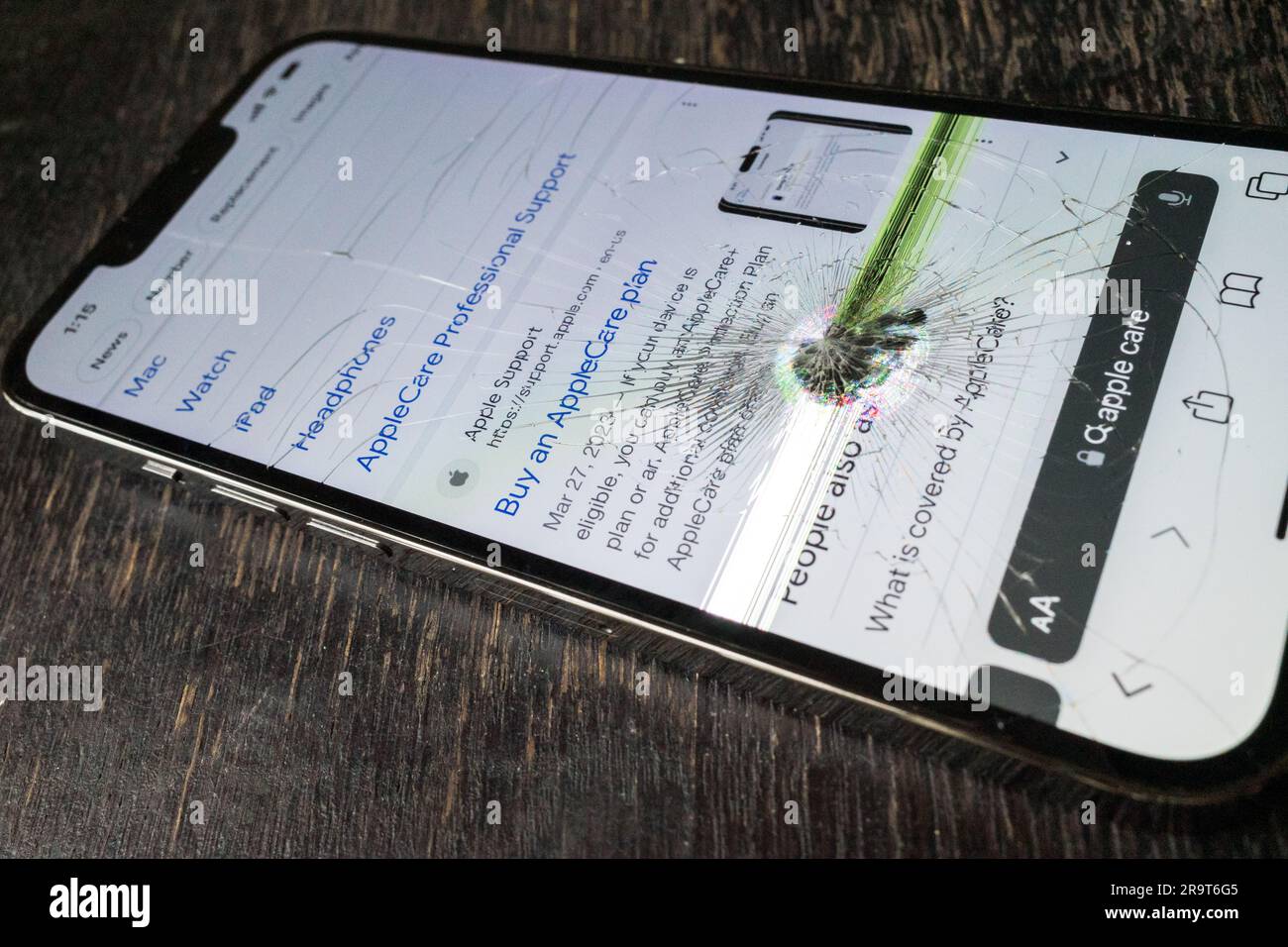 Seattle, USA. 11 Jun, 2023: Damaged Iphone from a 5 story window drop ...