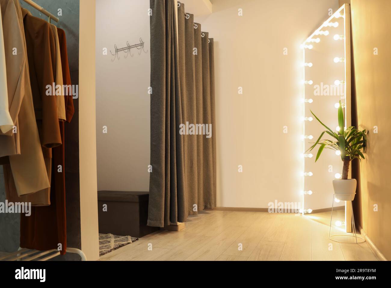 Dressing rooms in fashion store. Interior design Stock Photo - Alamy