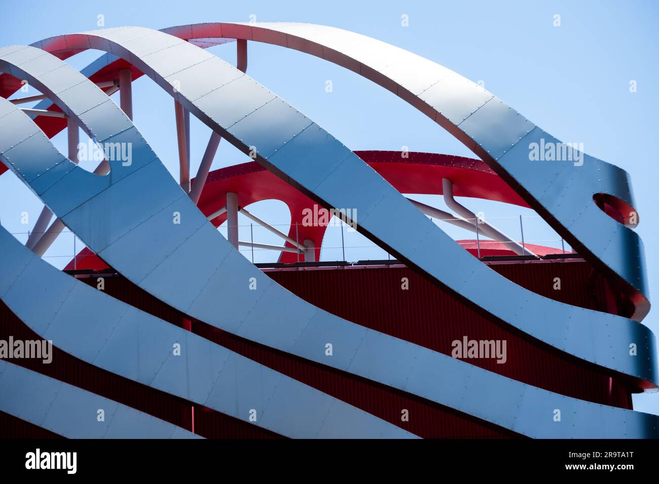 Buildings shaped like cars hi-res stock photography and images - Alamy