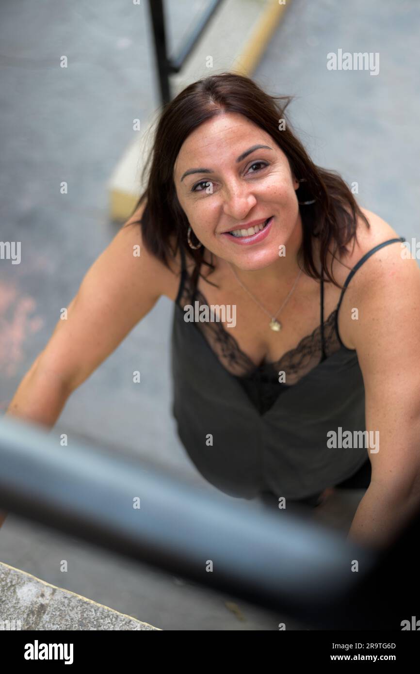 Elegance attire hi-res stock photography and images - Alamy