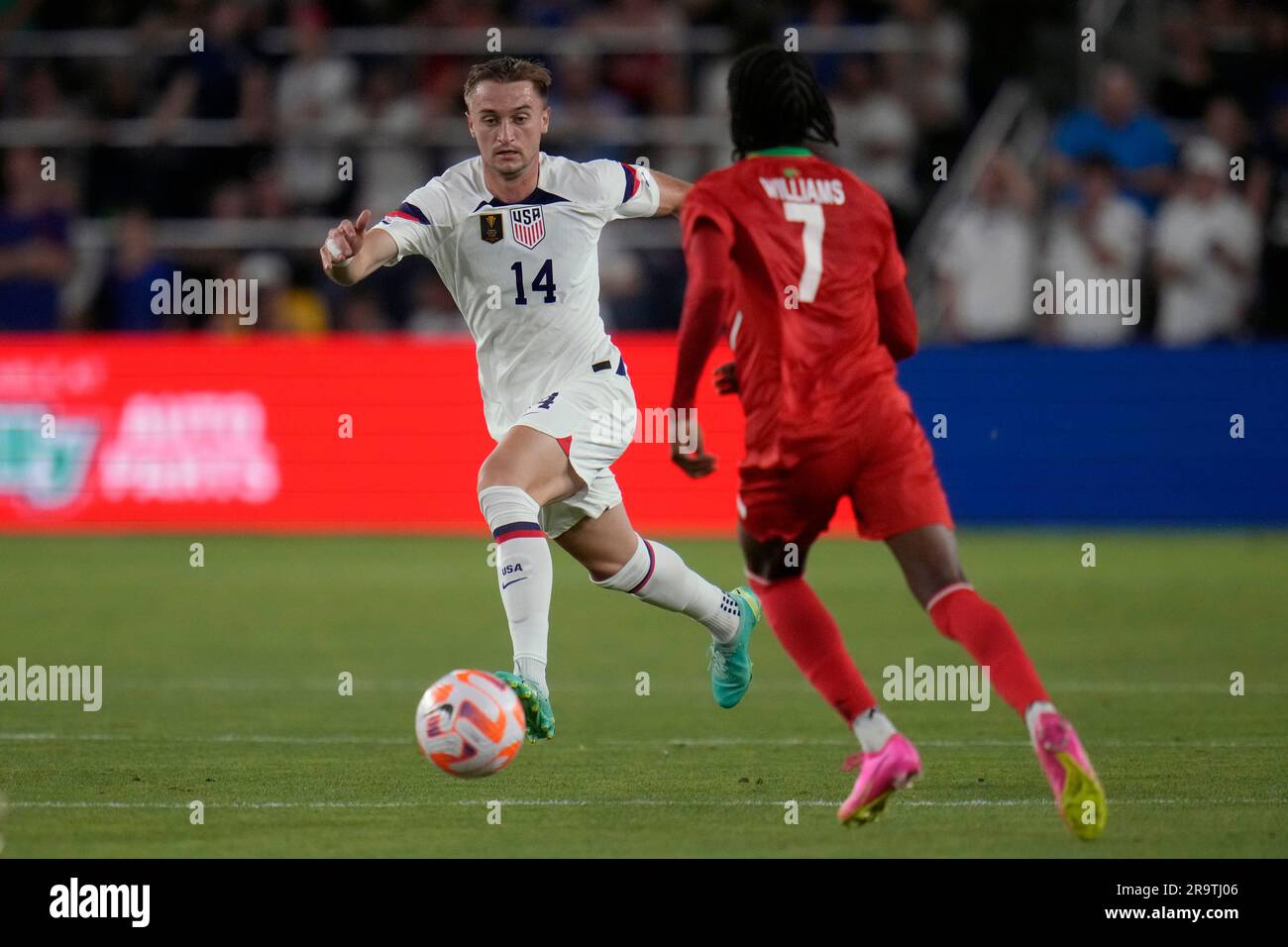 United States' Djordje Mihailovic (14) chases after a loose ball as St ...