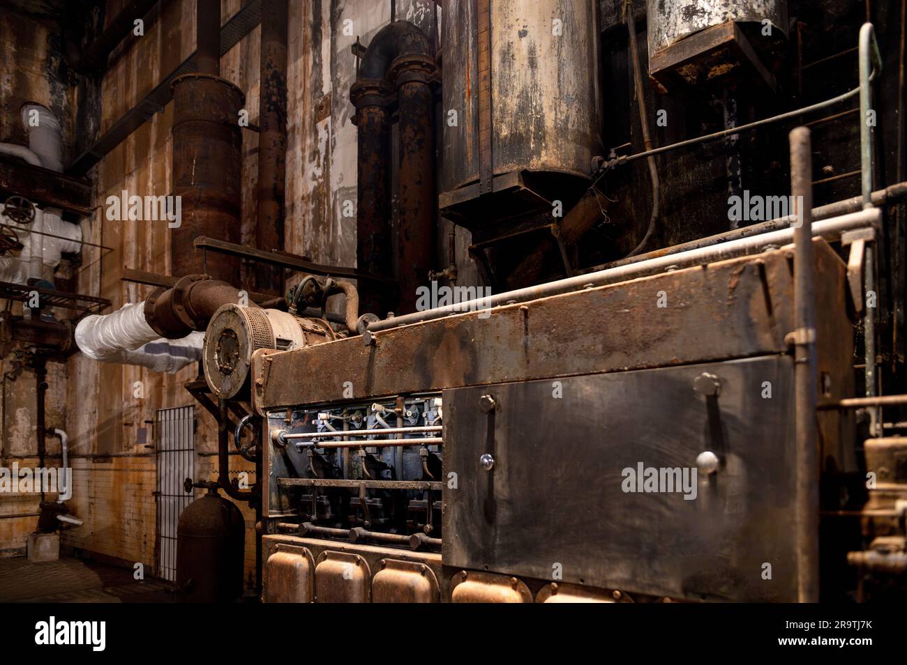 Interior view of an old abandoned factory Stock Photo - Alamy