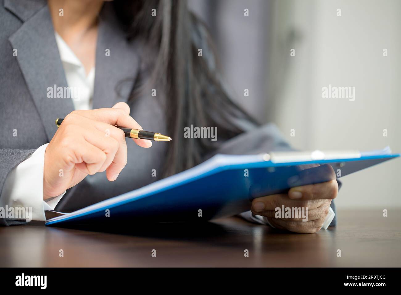 Agreement paper hi-res stock photography and images - Alamy