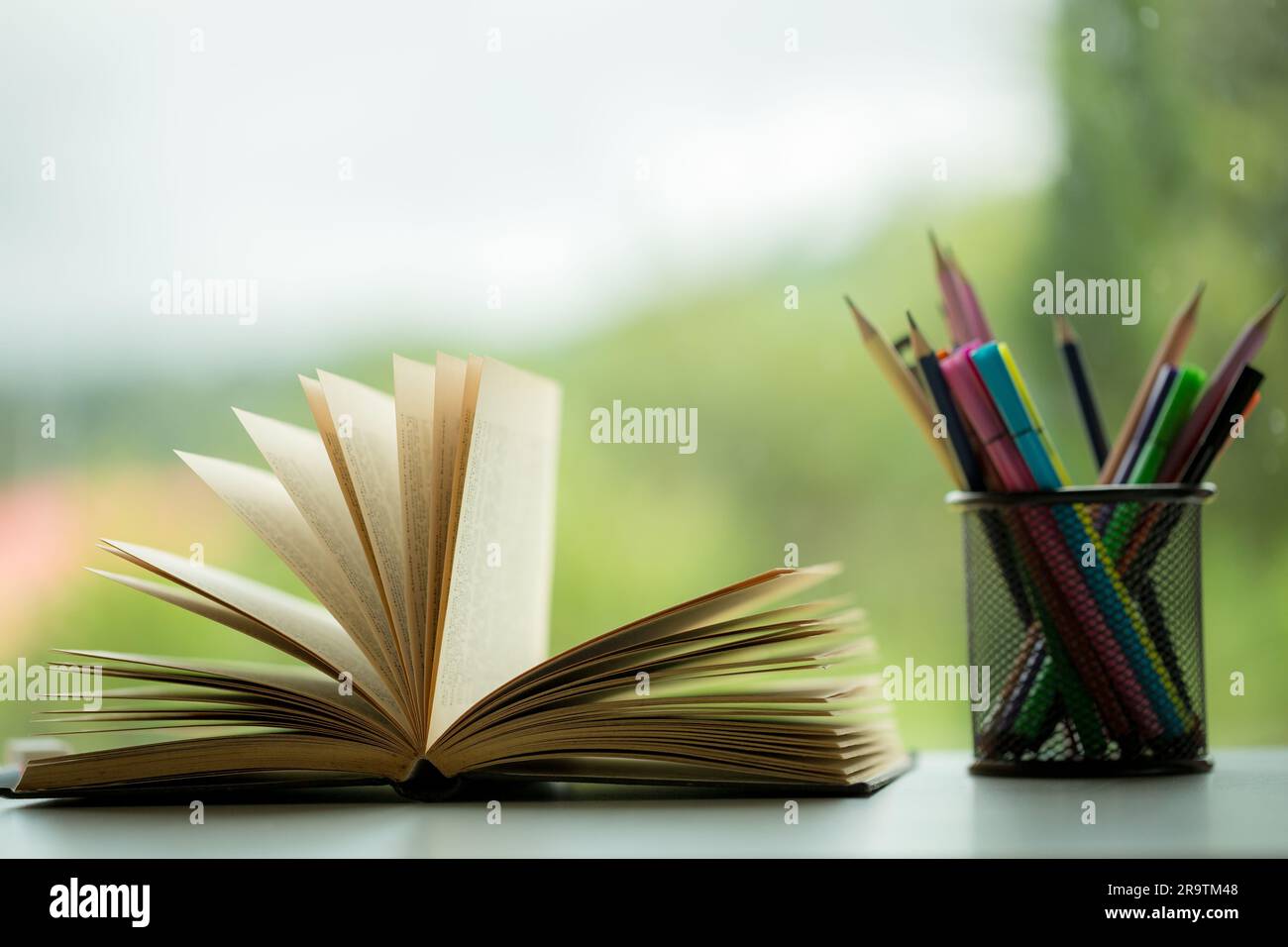 Object study art hi-res stock photography and images - Alamy