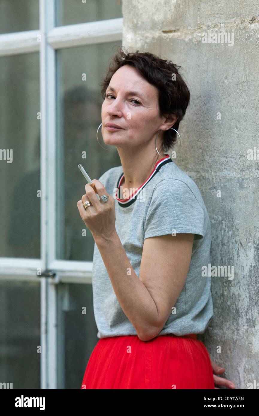 Paris, France. 28th June, 2023. Jeanne Balibar pose pour une seance ...