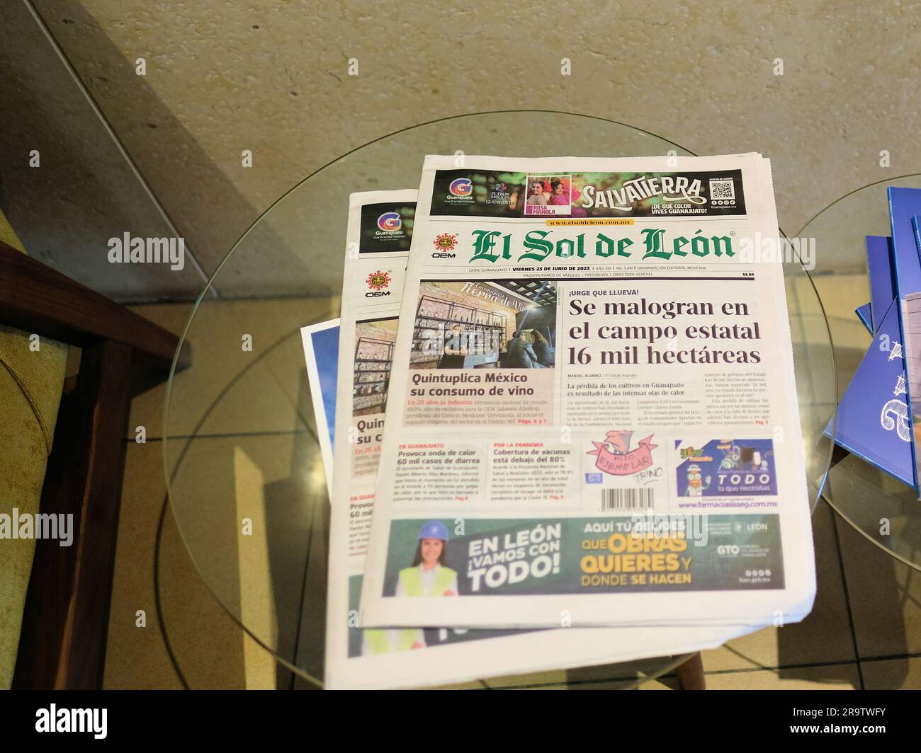 Organizacion editorial mexicana hi-res stock photography and images - Alamy