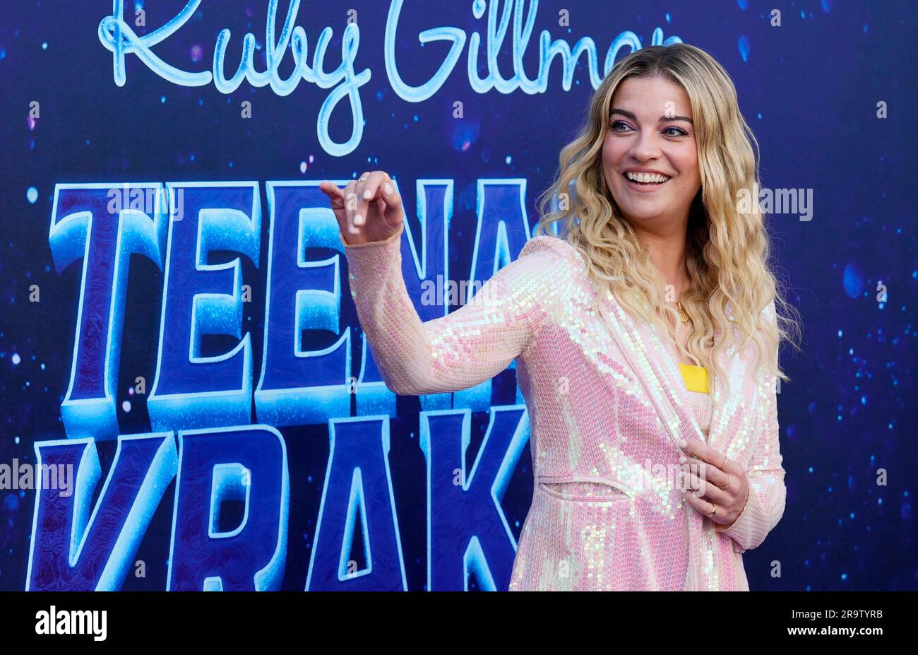 Annie Murphy poses at the premiere of the film "Ruby Gillman, Teenage ...