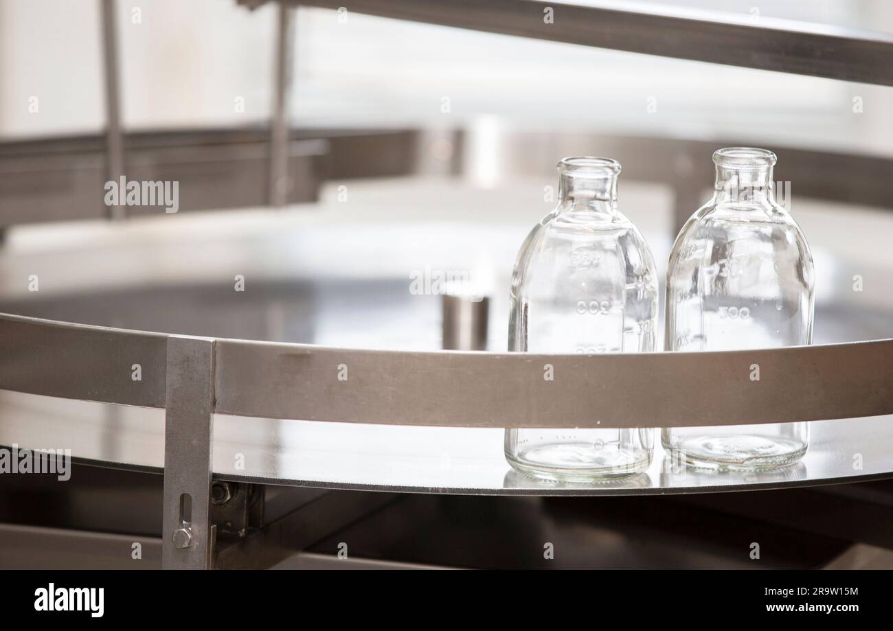 Empty modern medical research laboratory hi-res stock photography and ...