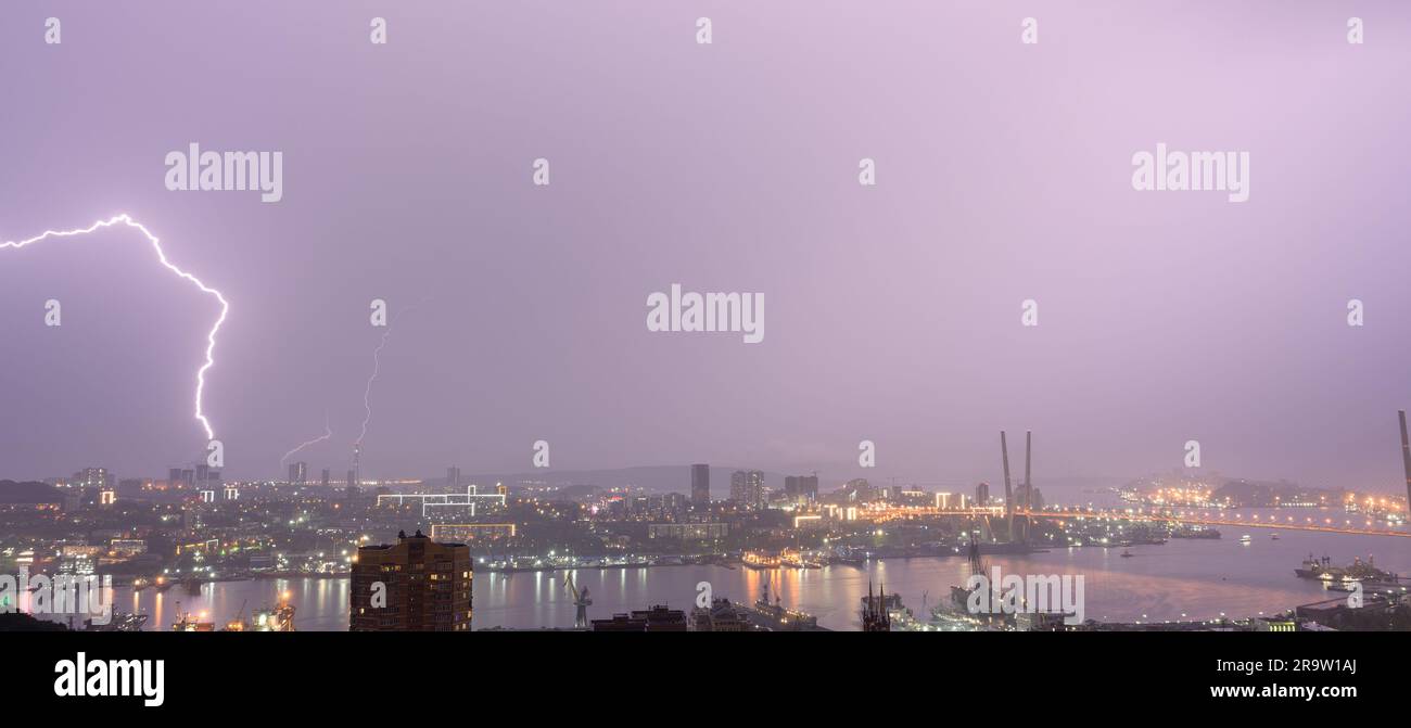 Lightning rod strike hi-res stock photography and images - Alamy