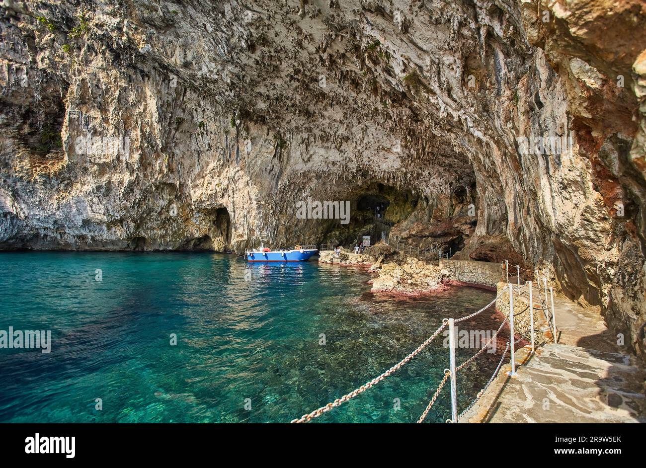 Zinzulusa cave in Apulia - Puglia, Italy Stock Photo - Alamy