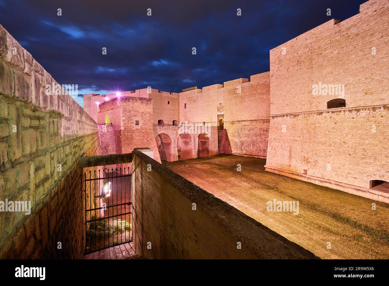 The beautiful Romanesque Cathedral Basilica of San Nicola Pellegrino ...