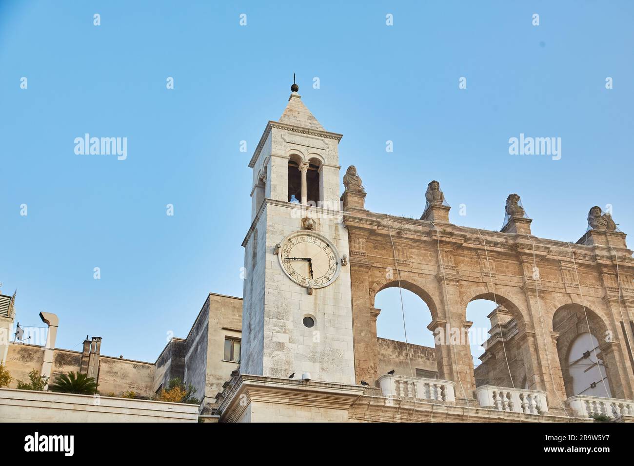 Piazza mercantile bari hi-res stock photography and images - Alamy