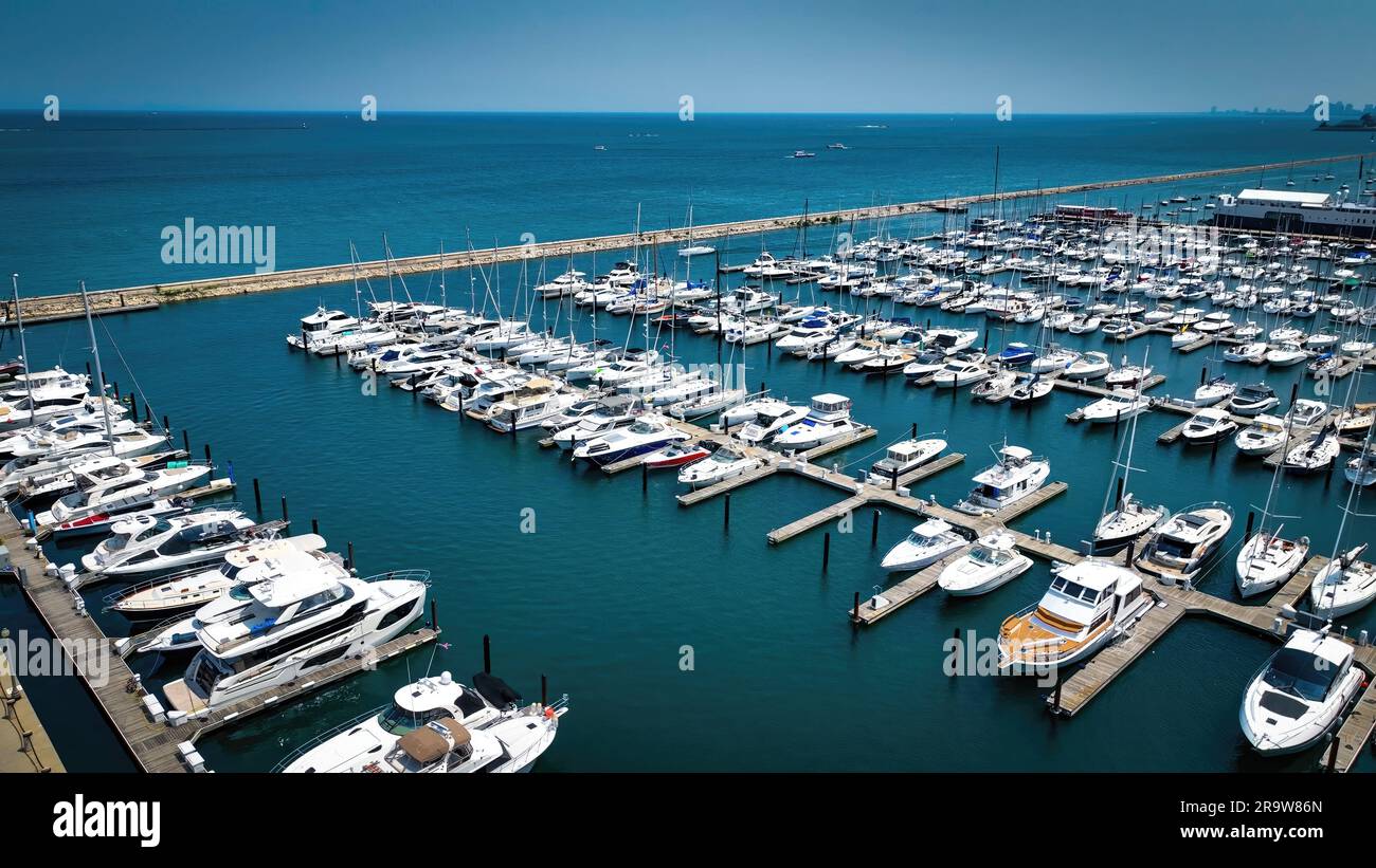 Chicago river skyline coast hi-res stock photography and images - Alamy