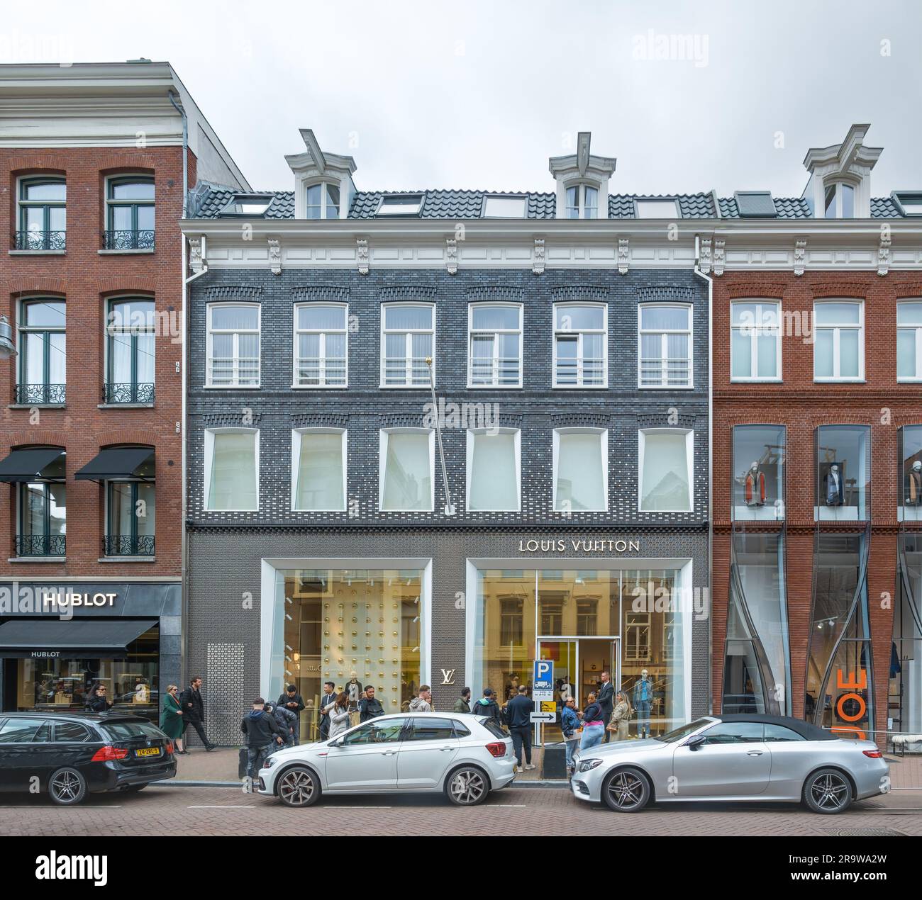 Amsterdam, Netherlands -Louis Vuitton store and shop front by UNStudio ...