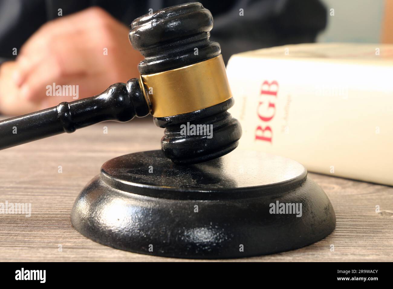 Symbol image of a court hearing (Germany): Close-up of a judges gavel ...