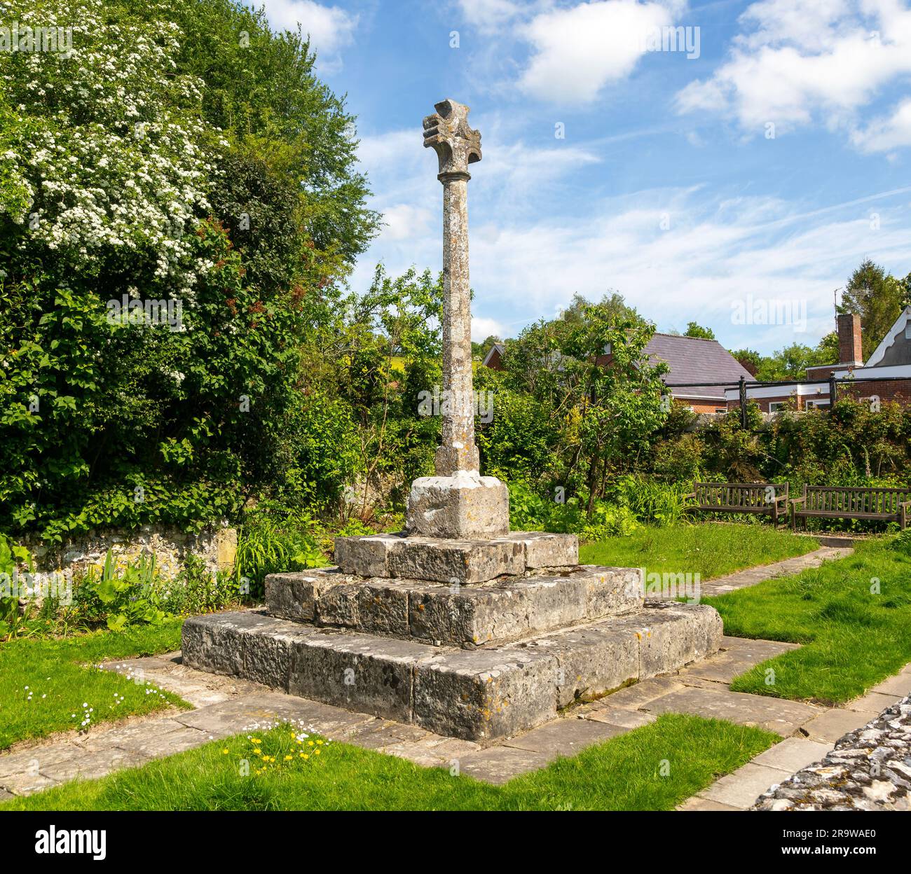 Cross monument on village green, Middle Woodford, Woodford Valley ...