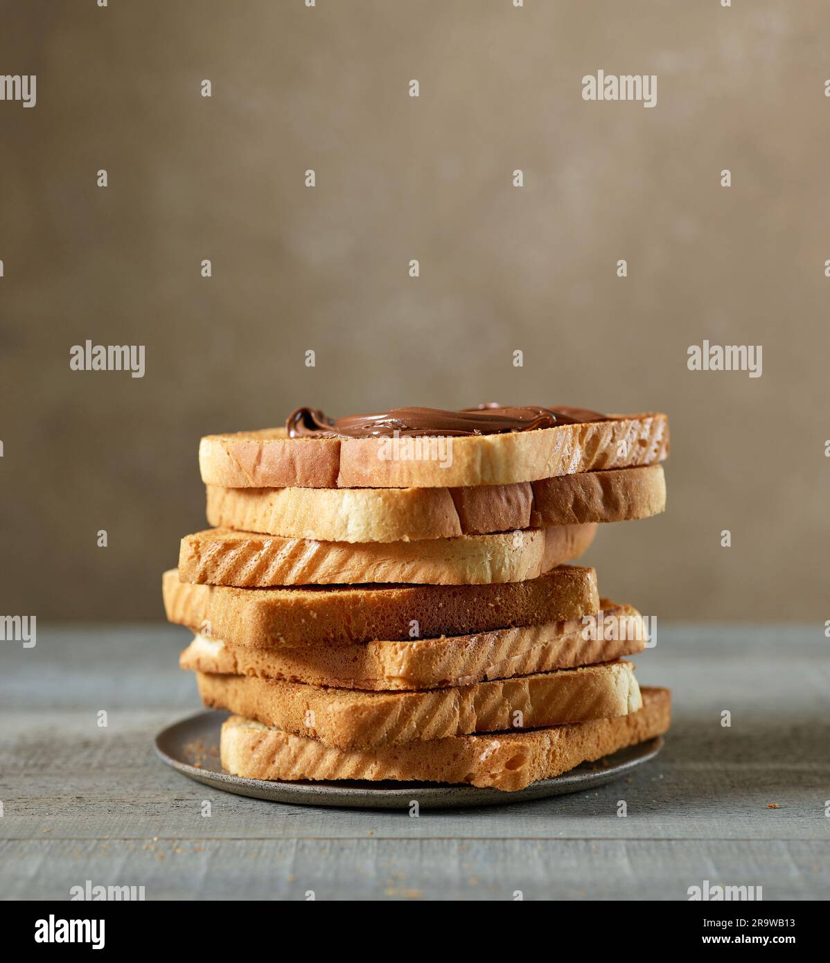 Pile toasted bread slices hi-res stock photography and images - Alamy