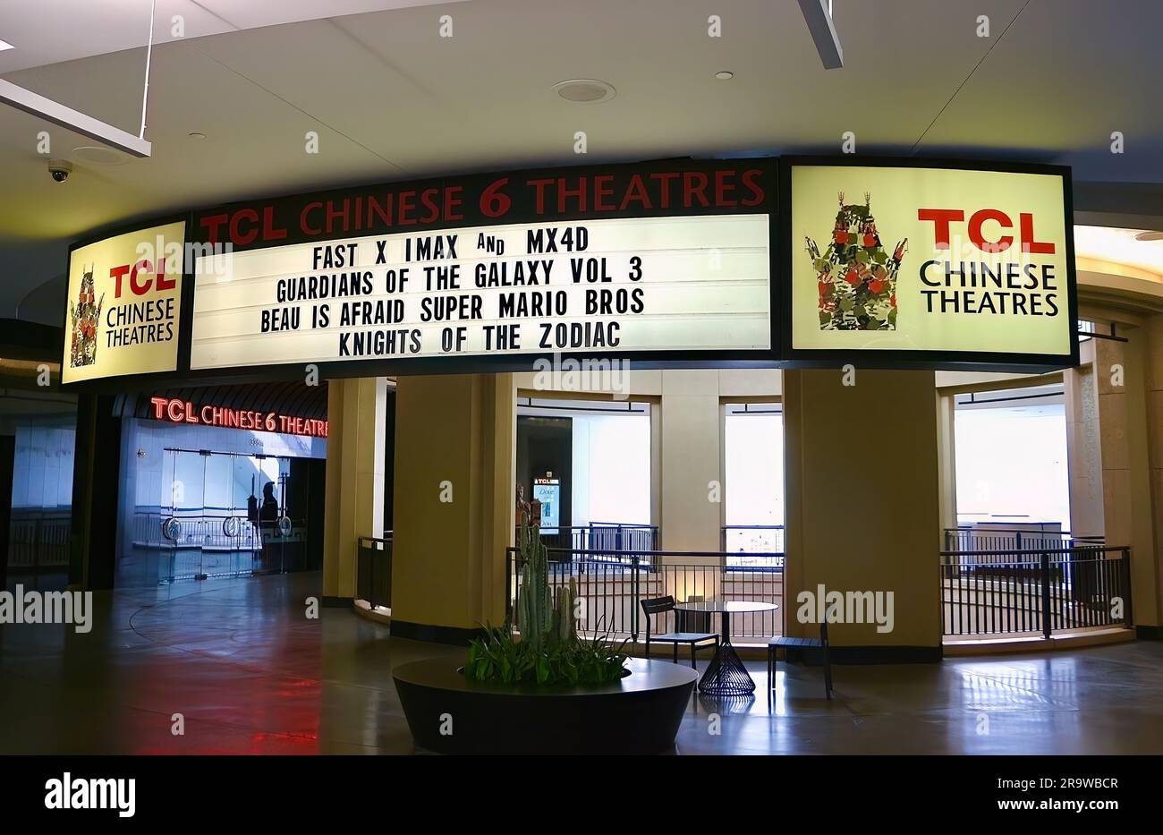Chinese theatre cinema los hi-res stock photography and images - Alamy