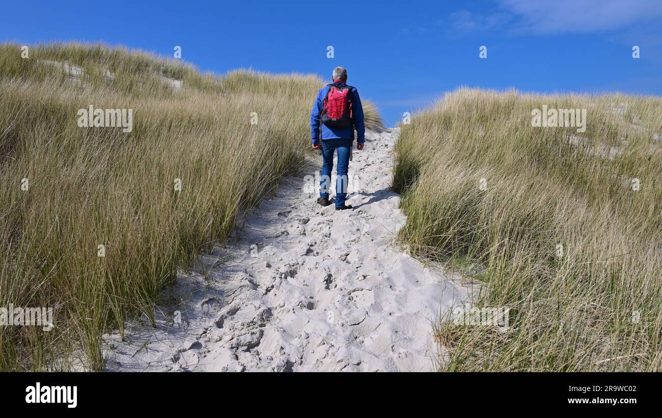 Walking the Dünenweg between Wittdün and the Lighthouse on the Island ...