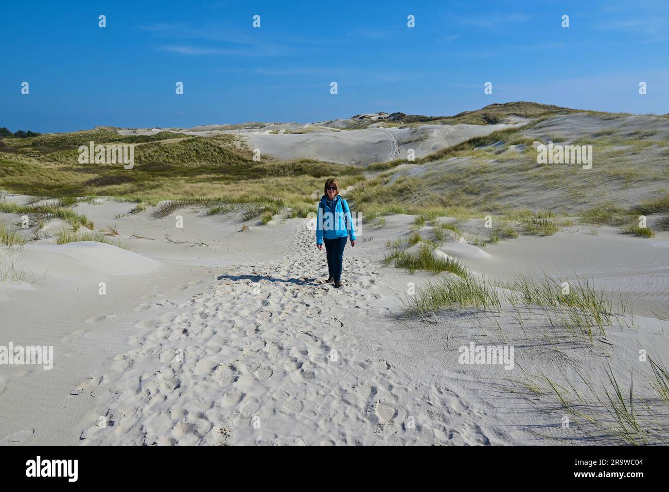 Walking the Dünenweg between Wittdün and the Lighthouse on the Island ...