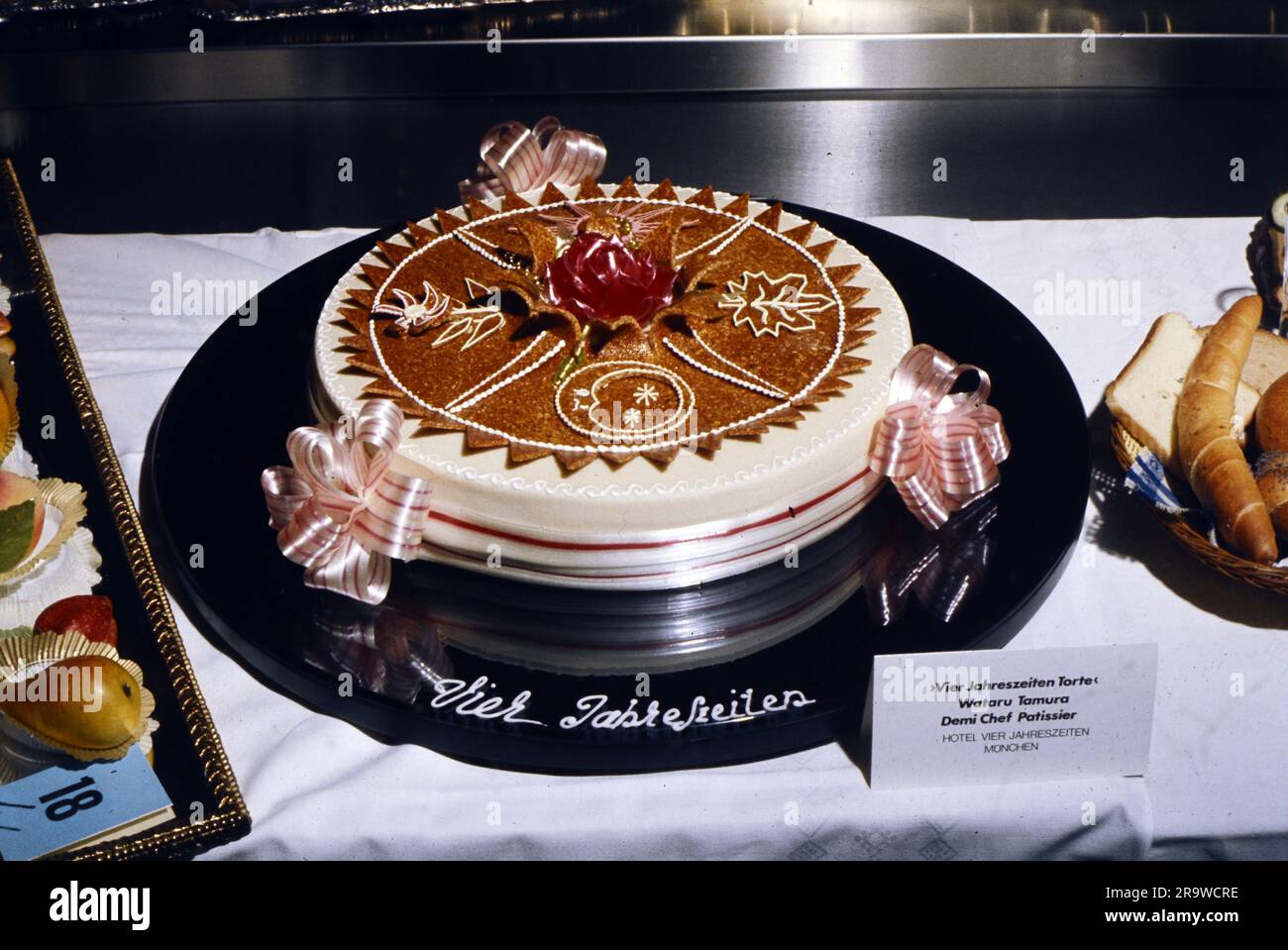 gastronomy, hotels, "four seasons" tart, made by pastry cook Wataru ...