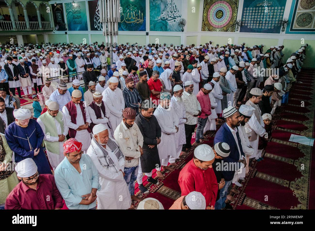 Kashmiri takiya jame mosque hi-res stock photography and images - Alamy