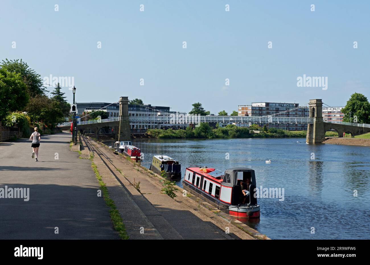 Wilford footbridge and the River Trent, Nottingham, Nottinghamshire ...