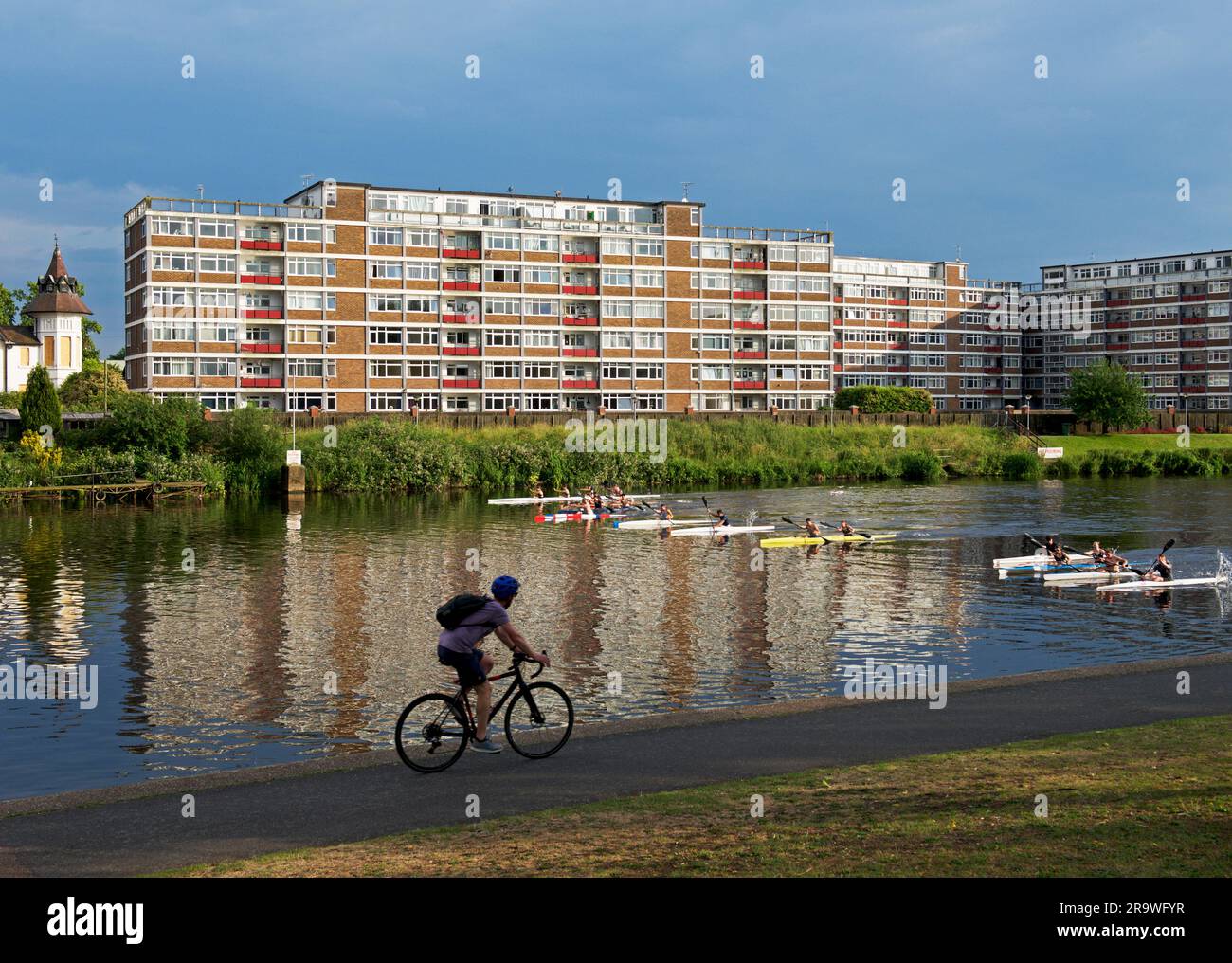 Cyclist on riverside track, River Trent, Nottingham, Nottinghamshire ...