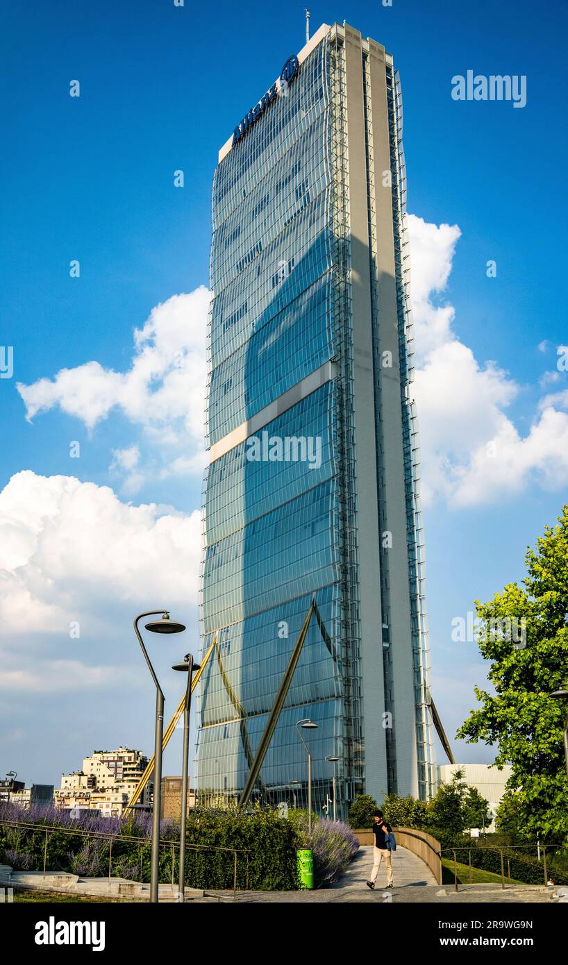 Skyscraper called Il Diritto ("The Straight One") or Allianz Tower in ...
