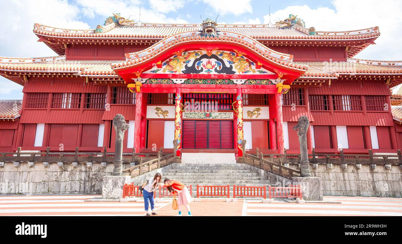 Japanese architecture shurijo castle hi-res stock photography and ...