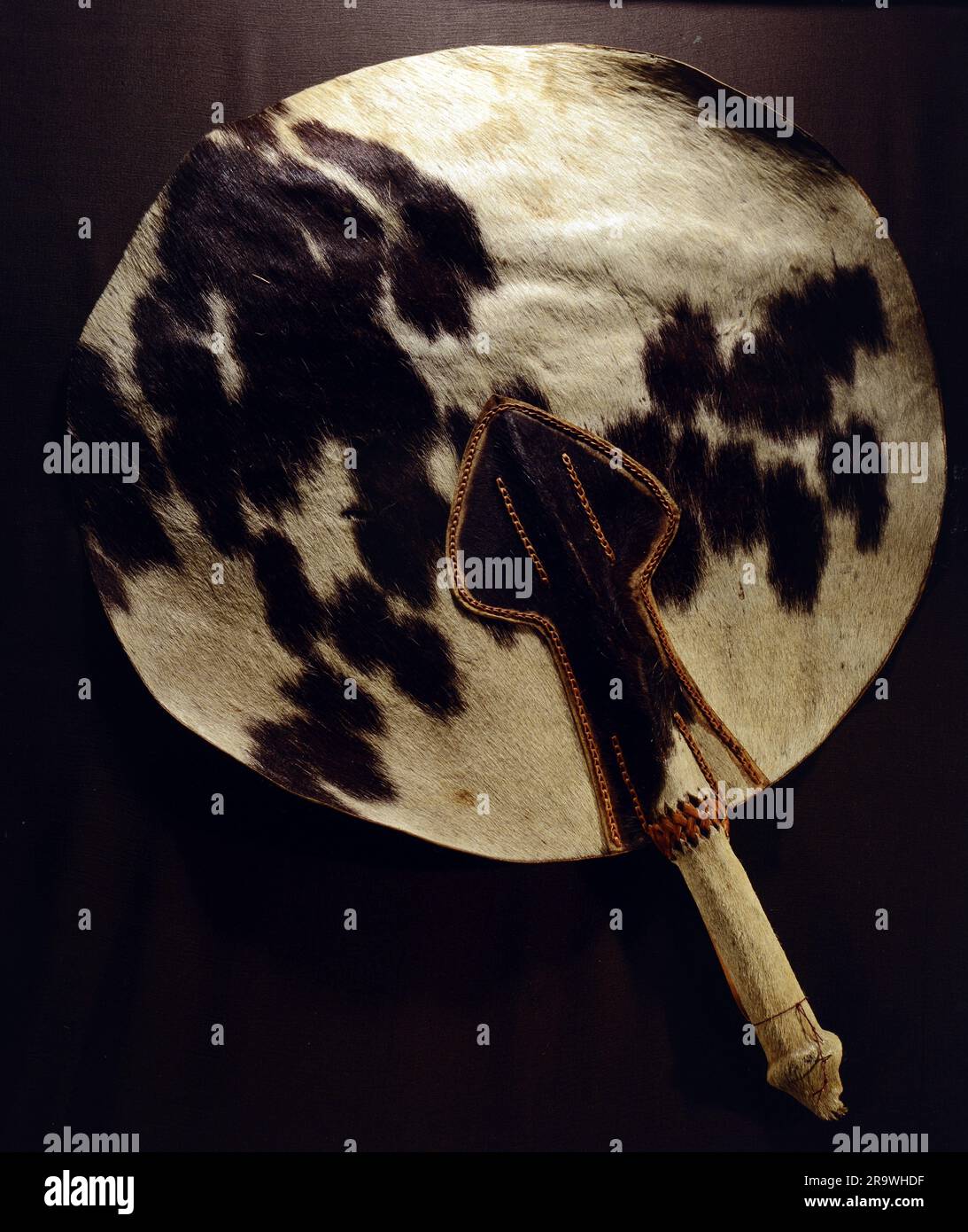 fine arts, countries, Africa, fan, fur with leather, ARTIST'S COPYRIGHT ...