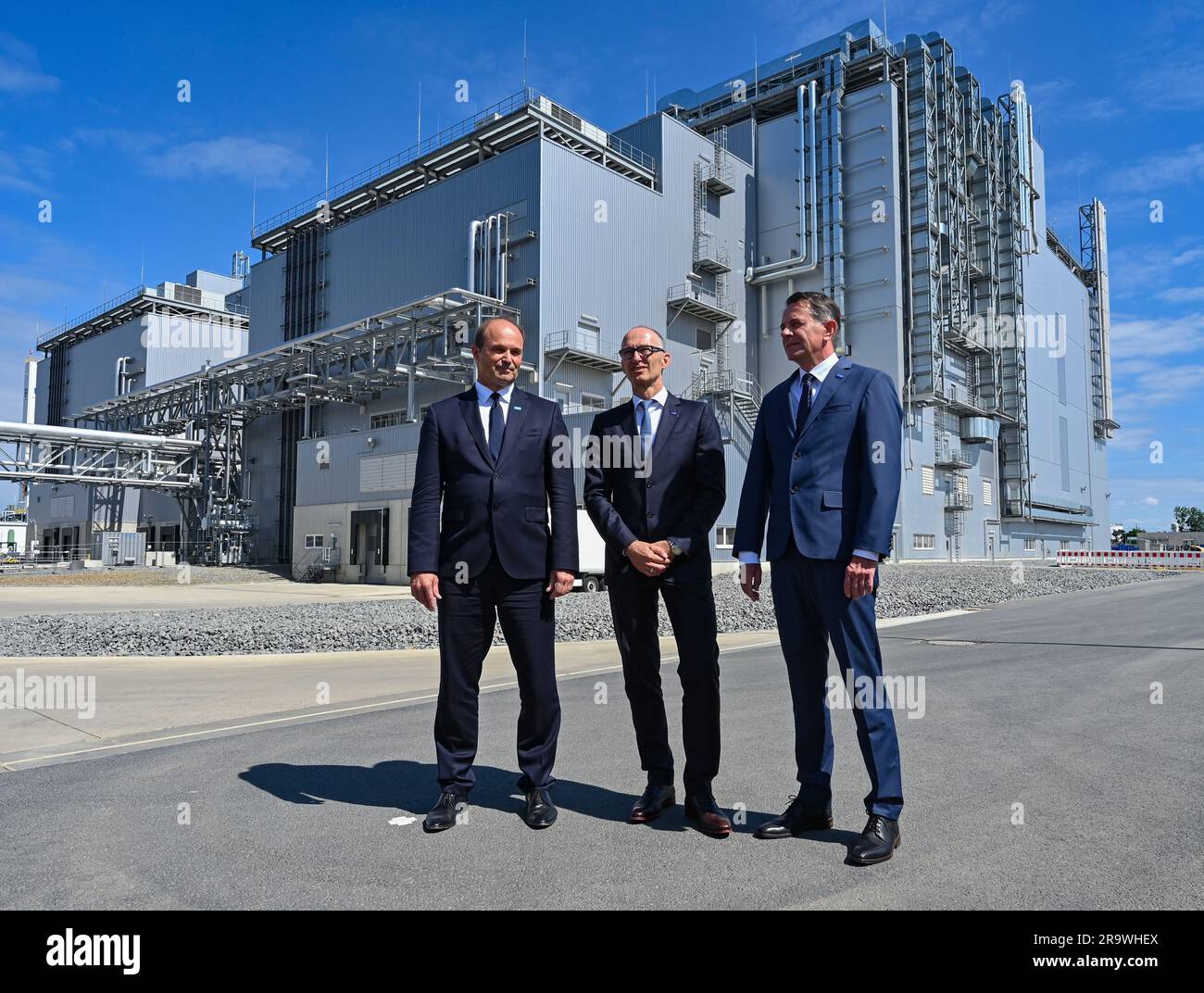 Batteries on board hi-res stock photography and images - Alamy