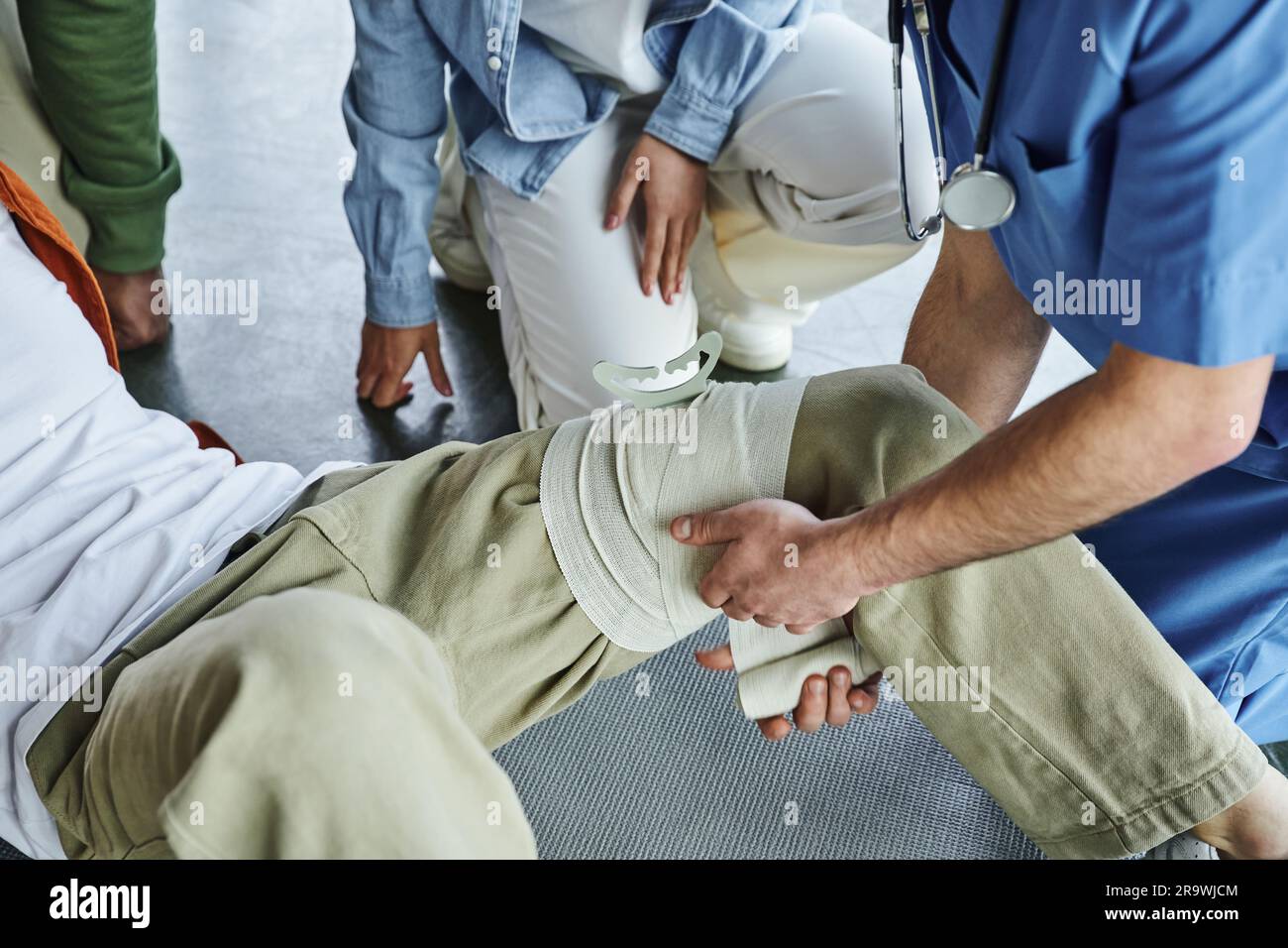 First aid bleeding hi-res stock photography and images - Alamy