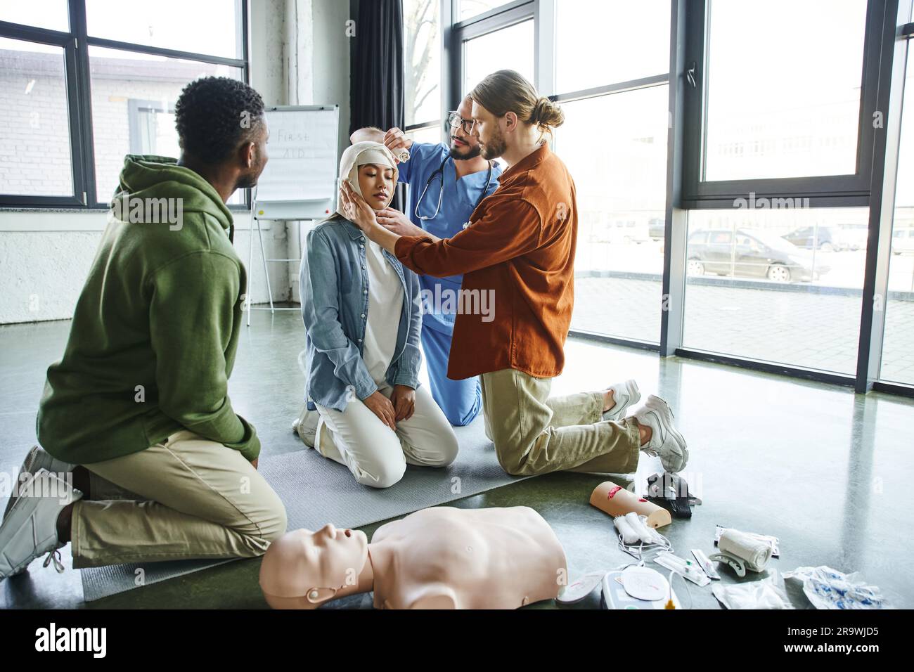 Hands on medical practice hi-res stock photography and images - Alamy