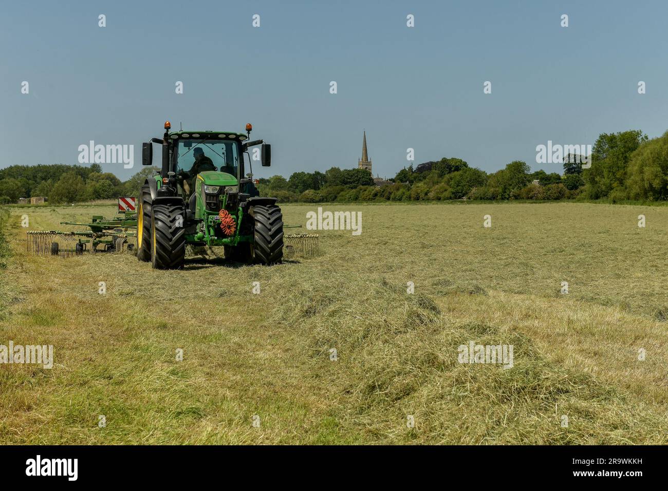 Hay making hi-res stock photography and images - Alamy