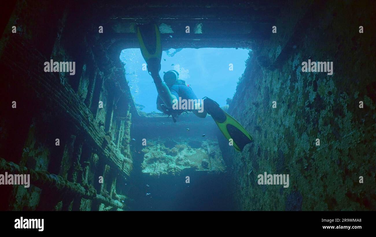 Cargo hold ship old hi-res stock photography and images - Alamy