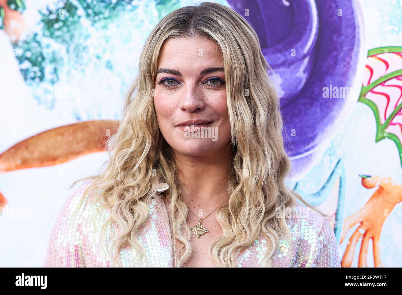 Canadian actress Annie Murphy arrives at the Los Angeles Premiere Of ...
