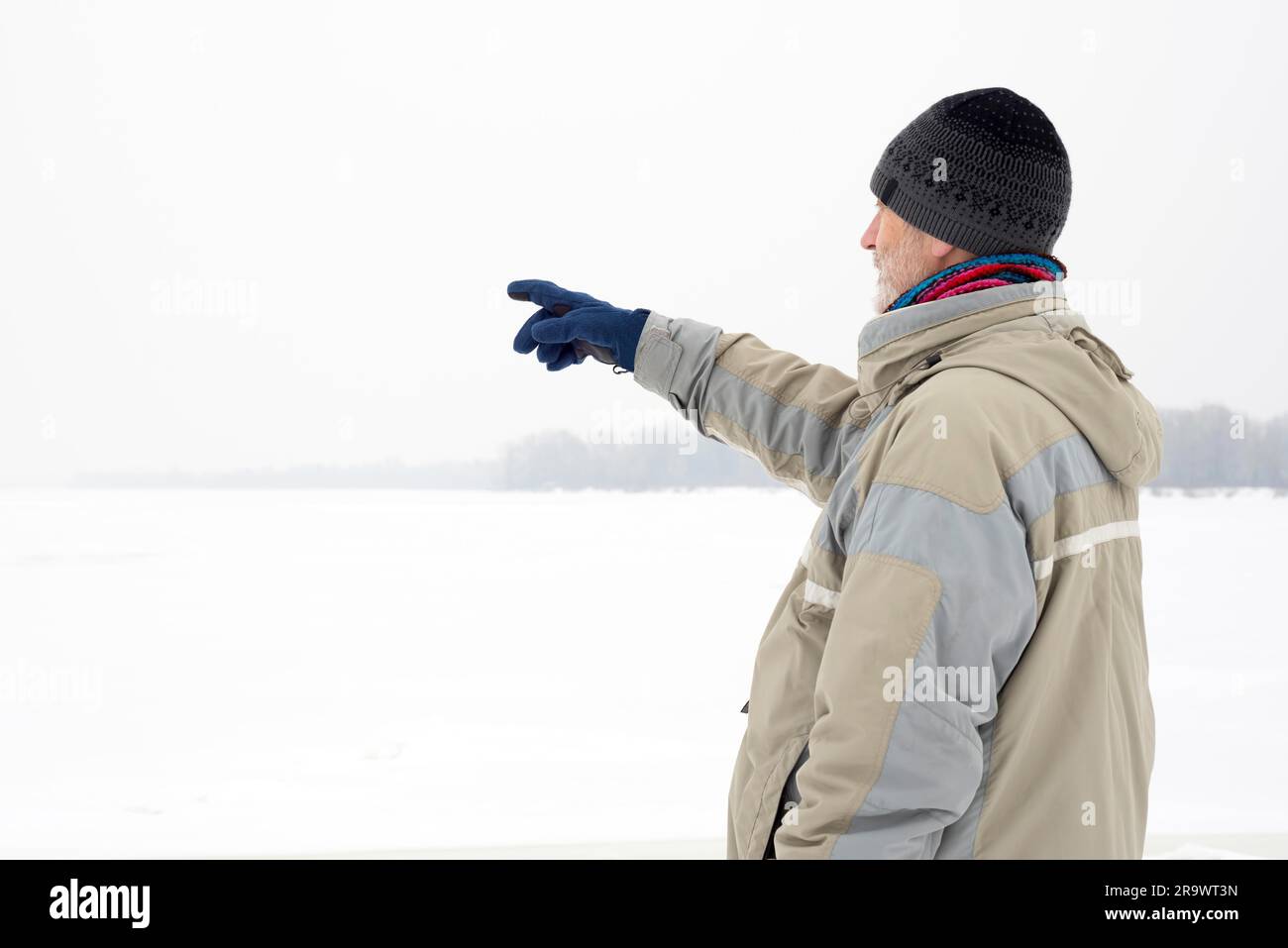 Old man feel cold hi-res stock photography and images - Alamy