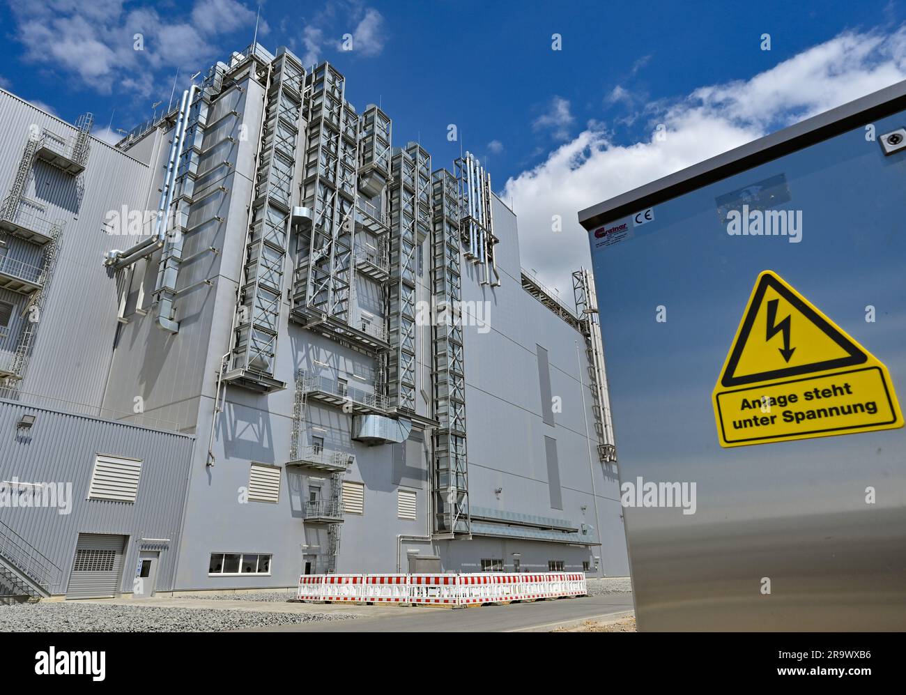 Cathode material hi-res stock photography and images - Alamy