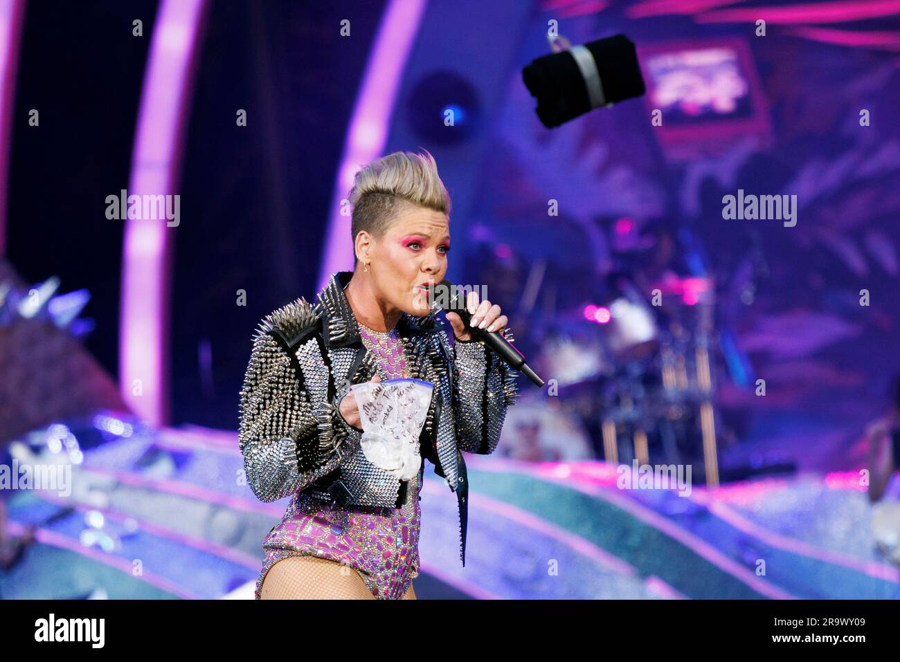 Pink bst show hi-res stock photography and images - Alamy