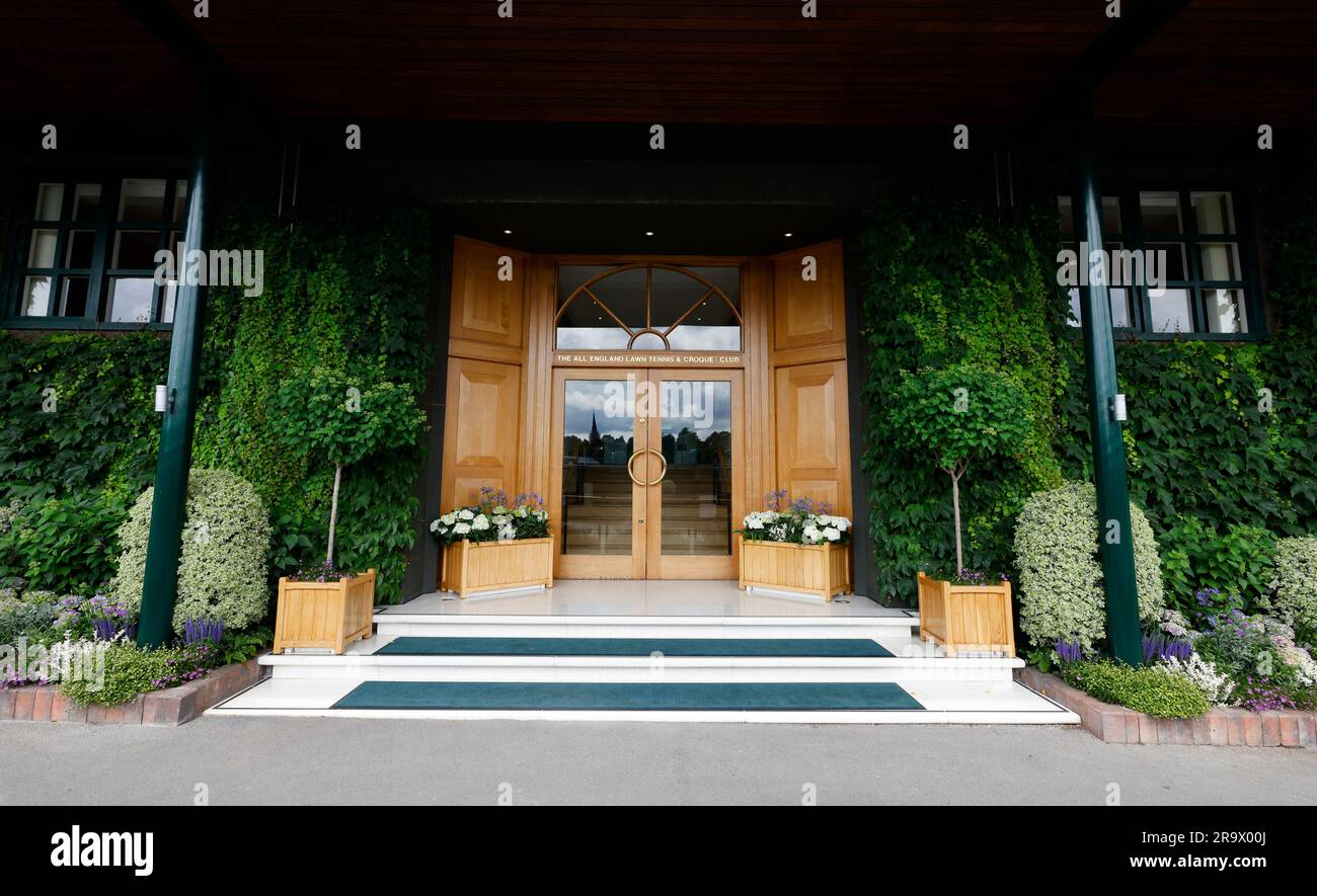 Entrance to centre court wimbledon hi-res stock photography and images ...
