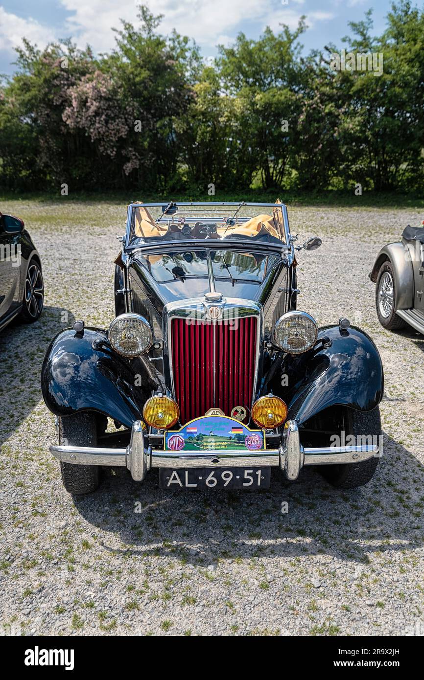 MG Roadster Convertible, English classic car on a car park in Hoexter ...