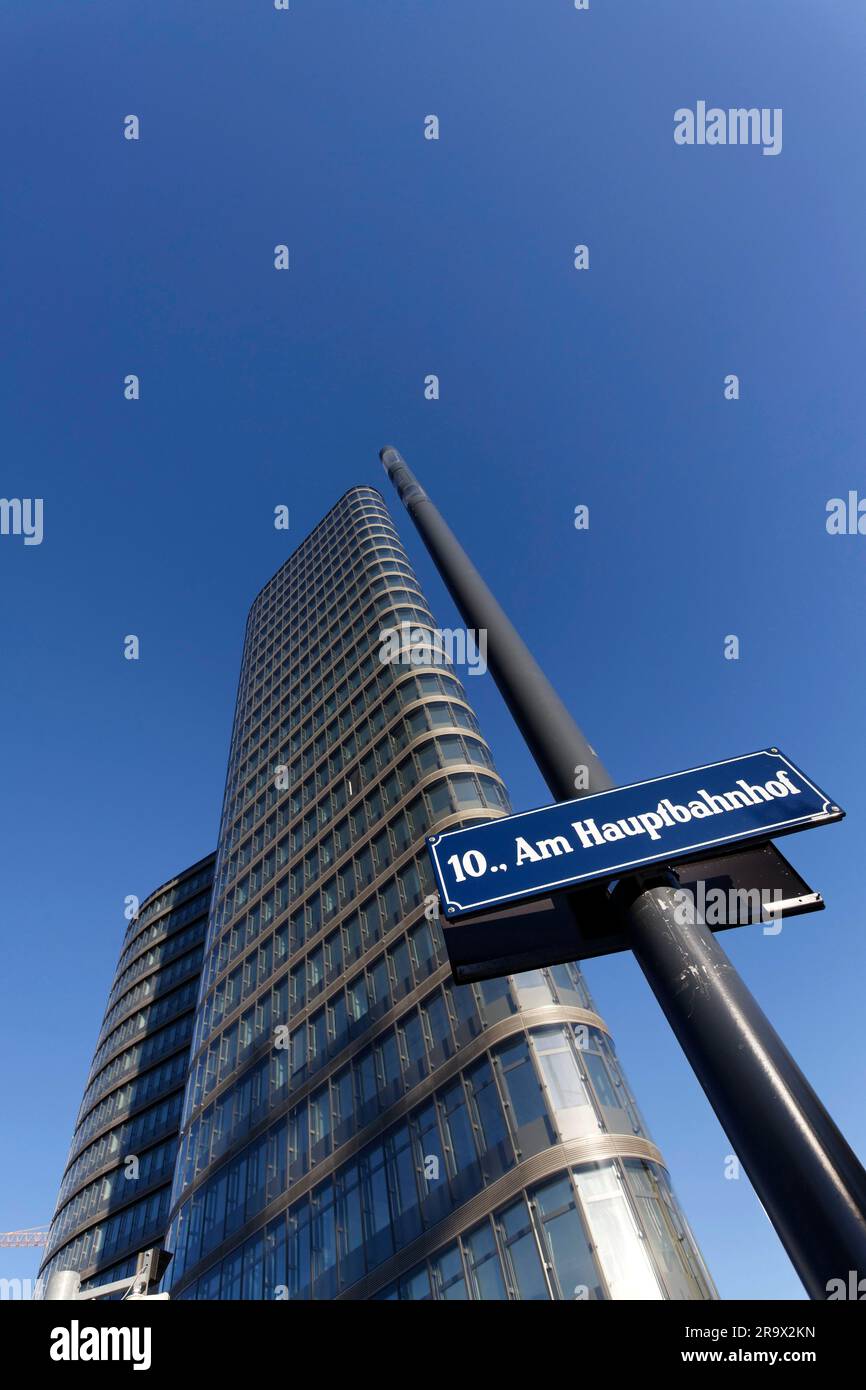 Main station, terminal and platform and train, Vienna, Austria Stock ...