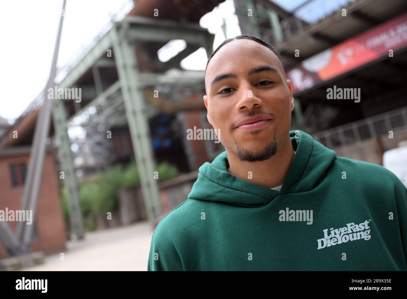 Leon fertig hi-res stock photography and images - Alamy