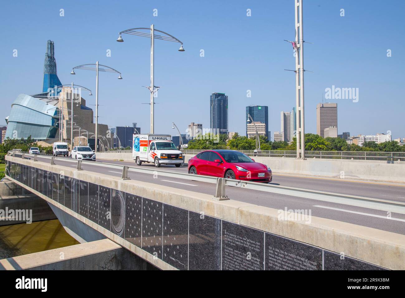 Provencher Bridge, behind it on the left the Canadian Museum for Human ...