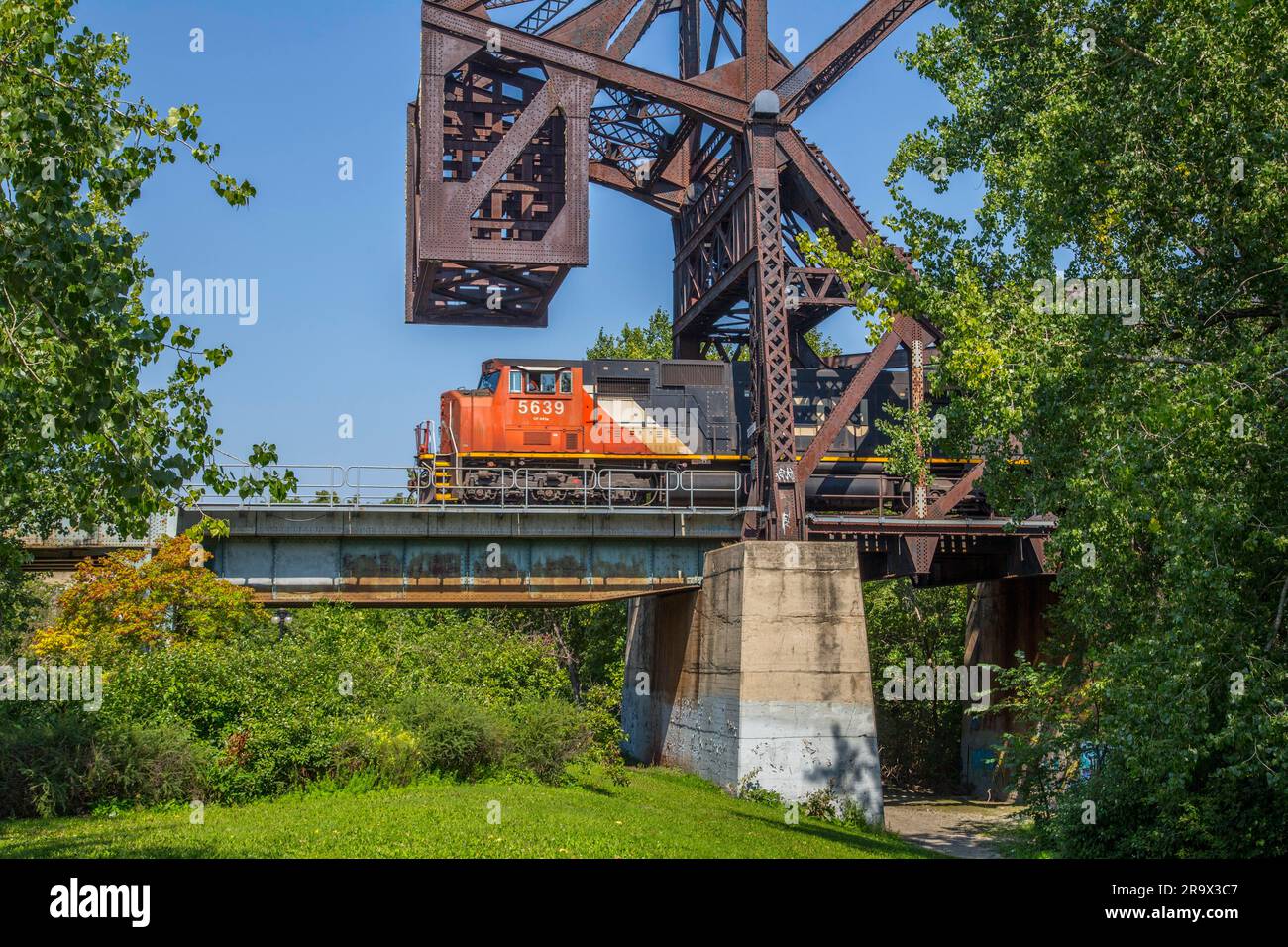 Canadian National Railway Mainline Bridge over the Red River, Winnipeg ...