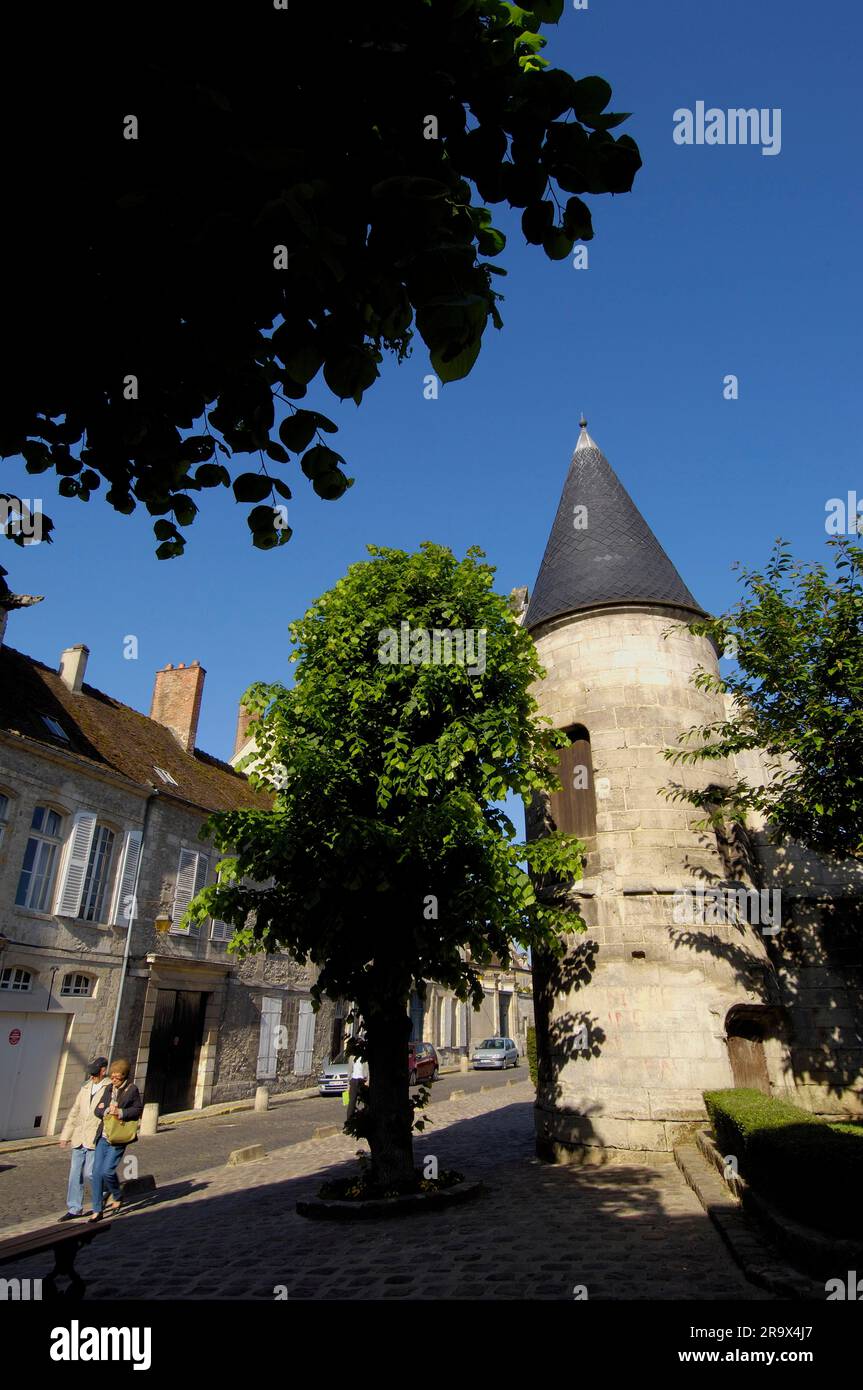 Senlis tower hi-res stock photography and images - Alamy