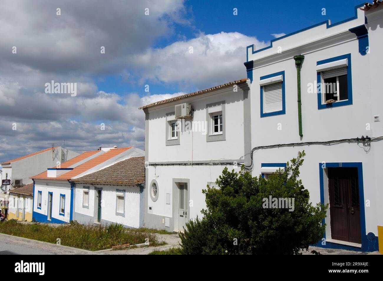Outdoor residential hi-res stock photography and images - Alamy