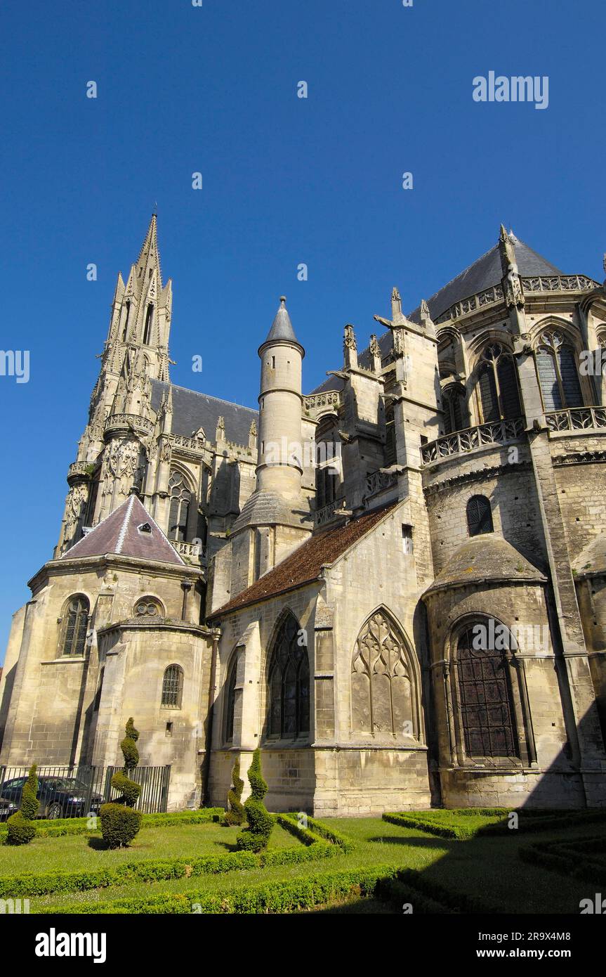 Basílica de notre dame de saigón hi-res stock photography and images ...