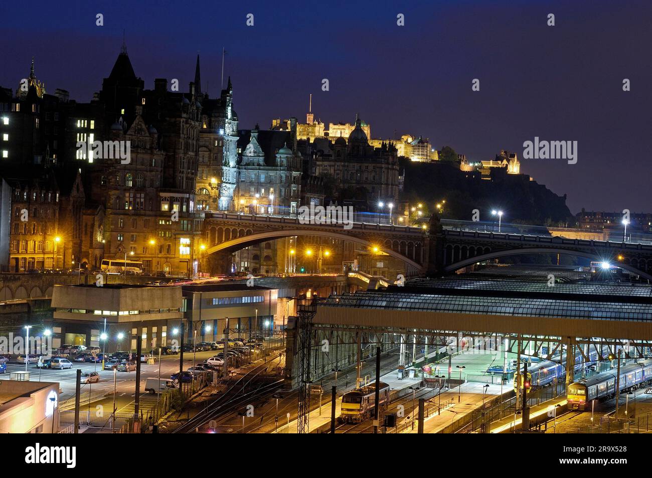 Edinburgh Waverley Station, North Bridge, Edinburgh, Lothian, Scotland ...